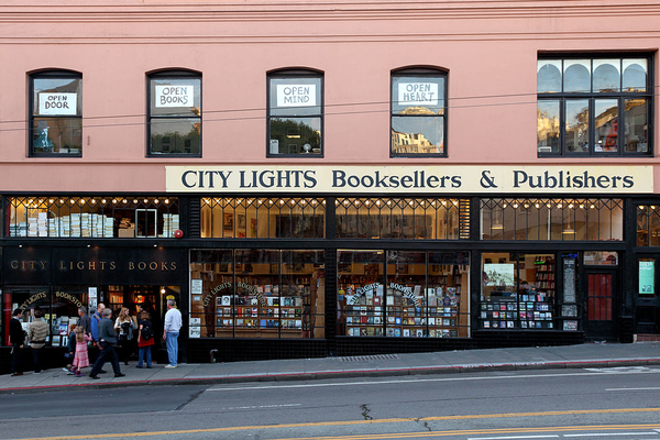 City Lights Bookstore重新開張 – News for Chinese － 舊金山灣區No.1免費華人社區報紙
